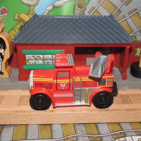 Thomas & Friends | Toys | Thomas Wooden Railway Train Engine Track ...